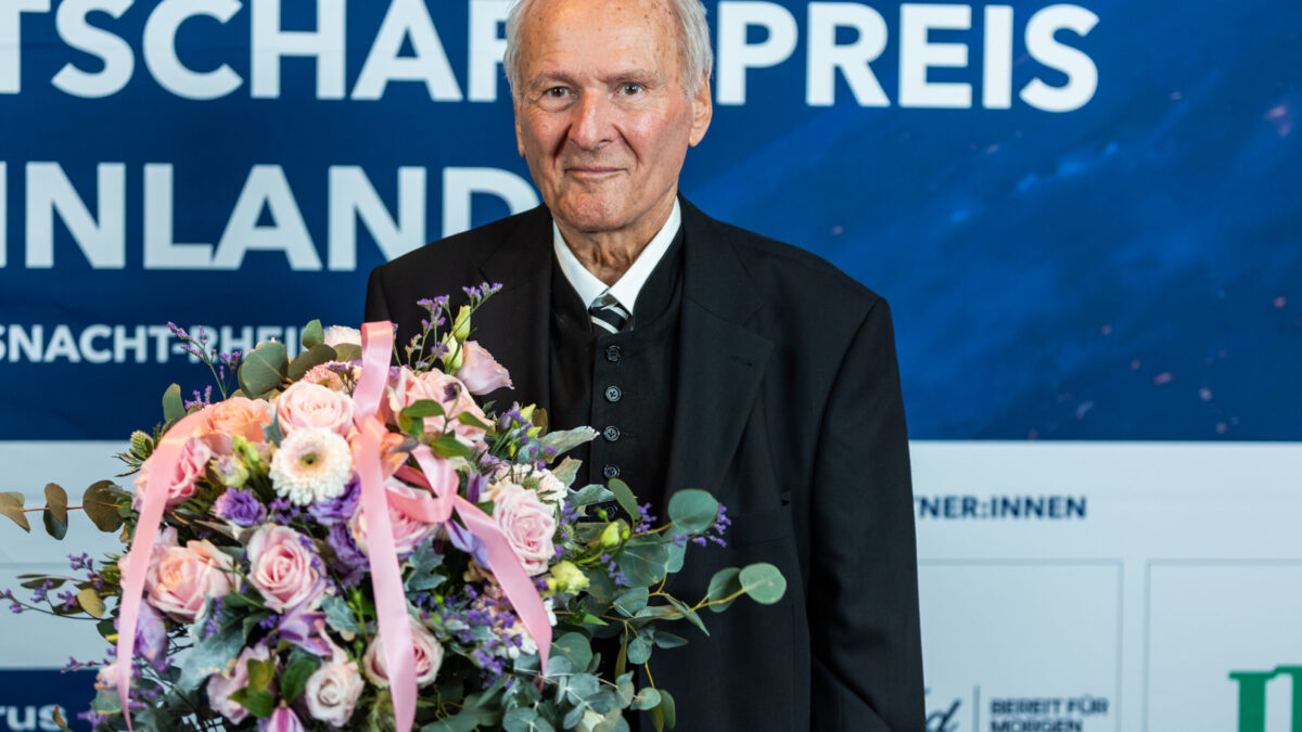 Claus Hipp erhält Preis für sein Lebenswerk • Die News